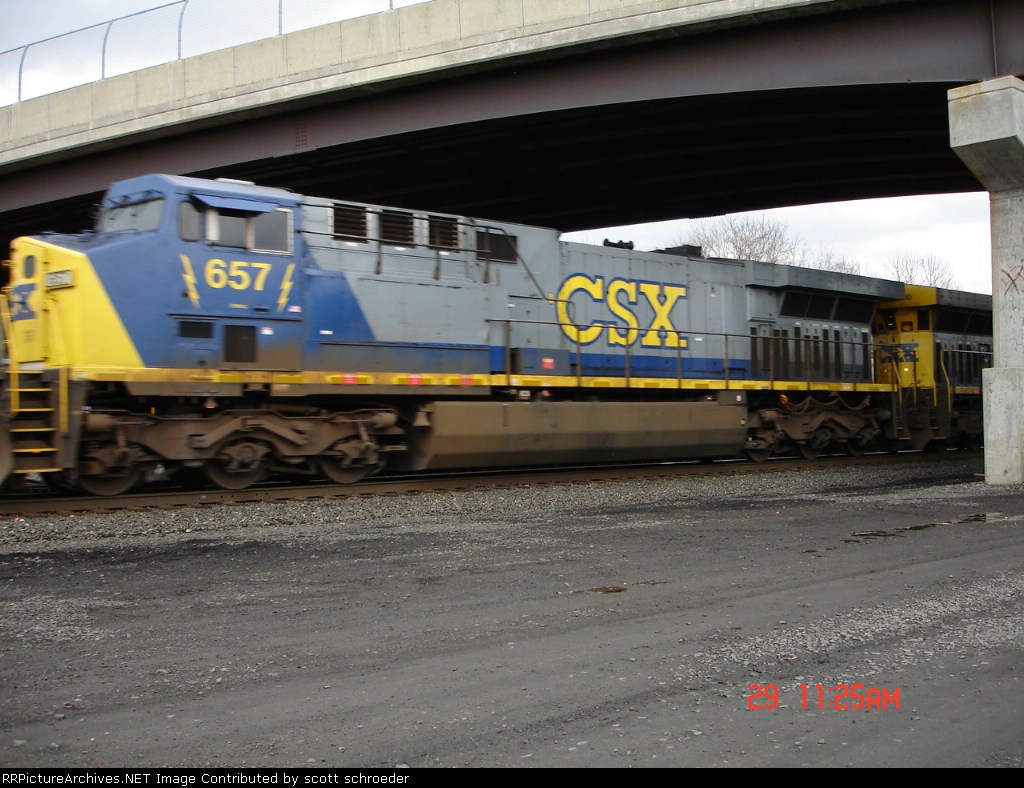 CSX 657 leads the CSX Q153 WB on the #2 Track